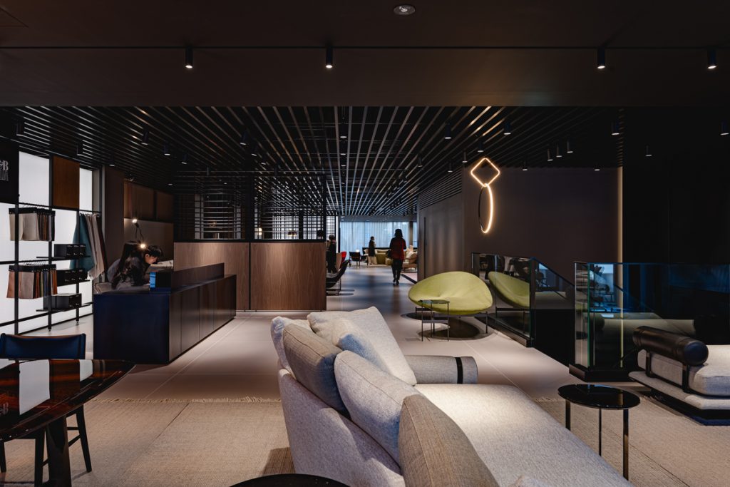 骨董通りに誕生。インテリアの次の時代を予感させる「B&B Italia Tokyo | Maxalto Tokyo 」 - BEARS ...